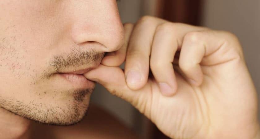 Así afecta morderse las uñas a tu salud bucodental